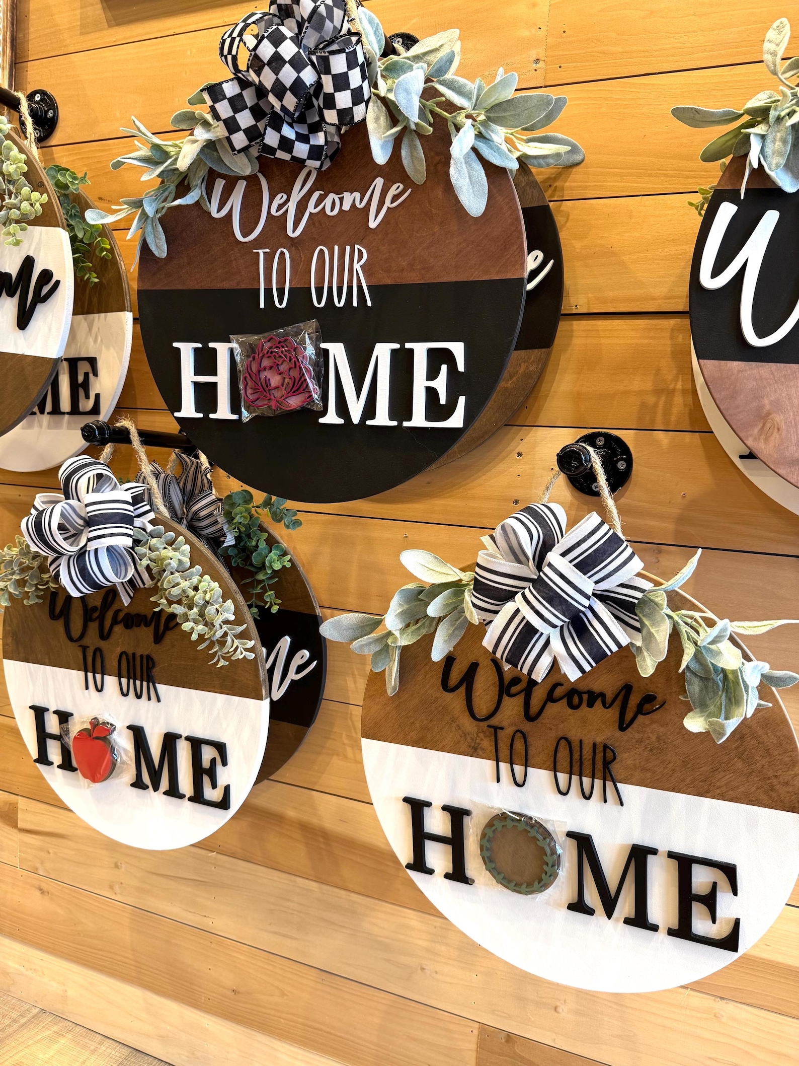 Interchangeable Door Hanger With Interchangeable Pieces ...
