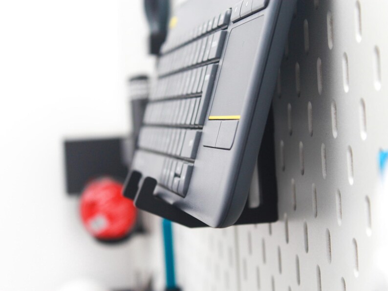Keyboard Display Mount for IKEA SKADIS or UPPSPEL Pegboard | Keyboard ...