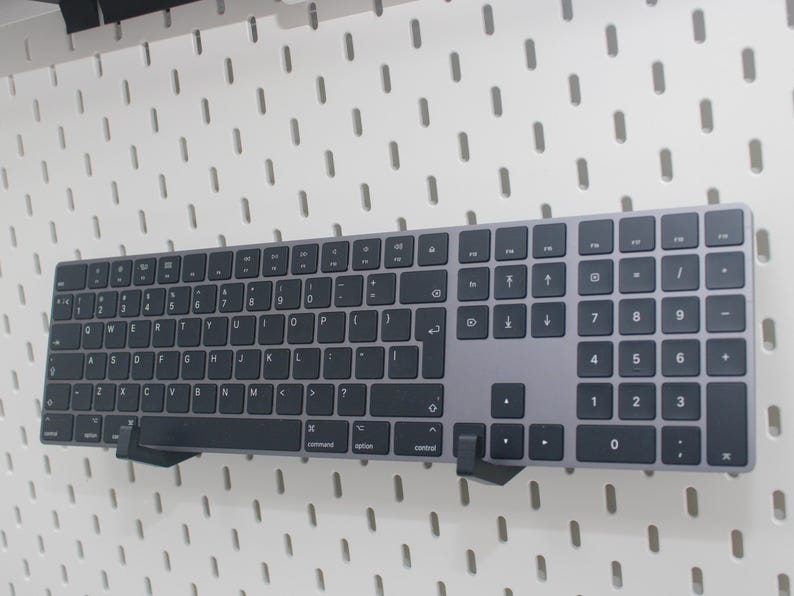 Keyboard Display Mount for IKEA SKADIS or UPPSPEL Pegboard | Keyboard ...