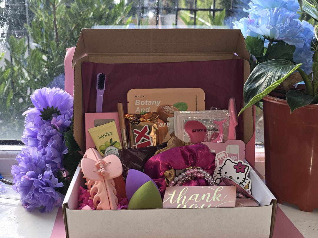 Cutesy Bundle Box - Etsy