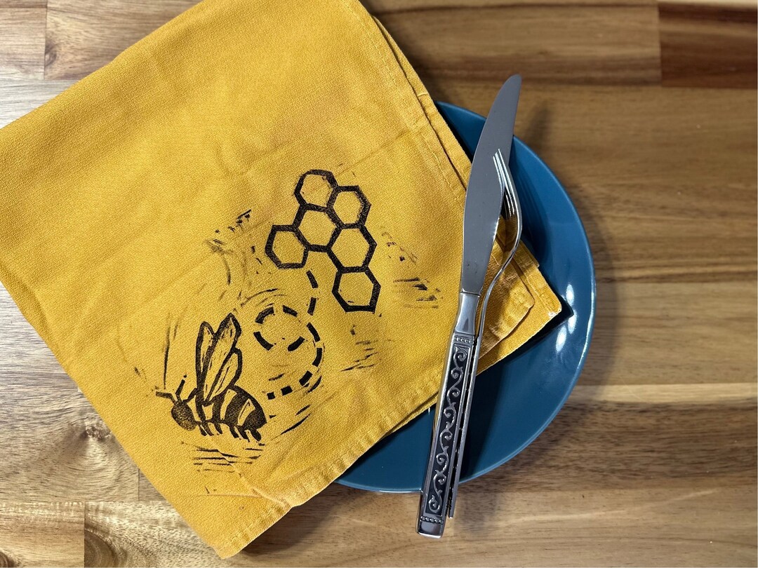 FLYING BEE NAPKINS, Set of 2 Hand Printed Napkins, Bee Napkin, Vintage ...