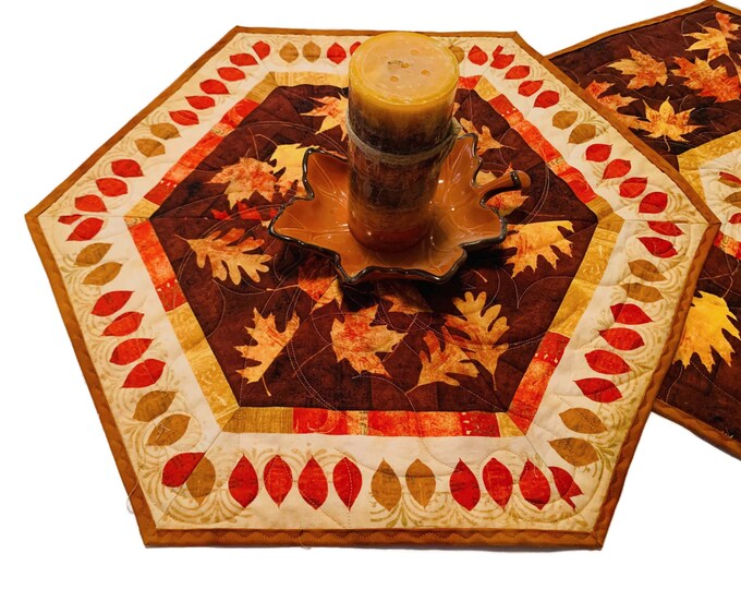 ONE Hexagon Fall Table Topper Quilt, Autumn Leaves Candle Mat ...
