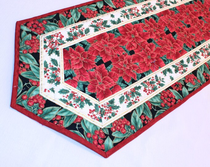 Poinsettia Christmas Table Runner Quilt, Quilted Table Runner ...
