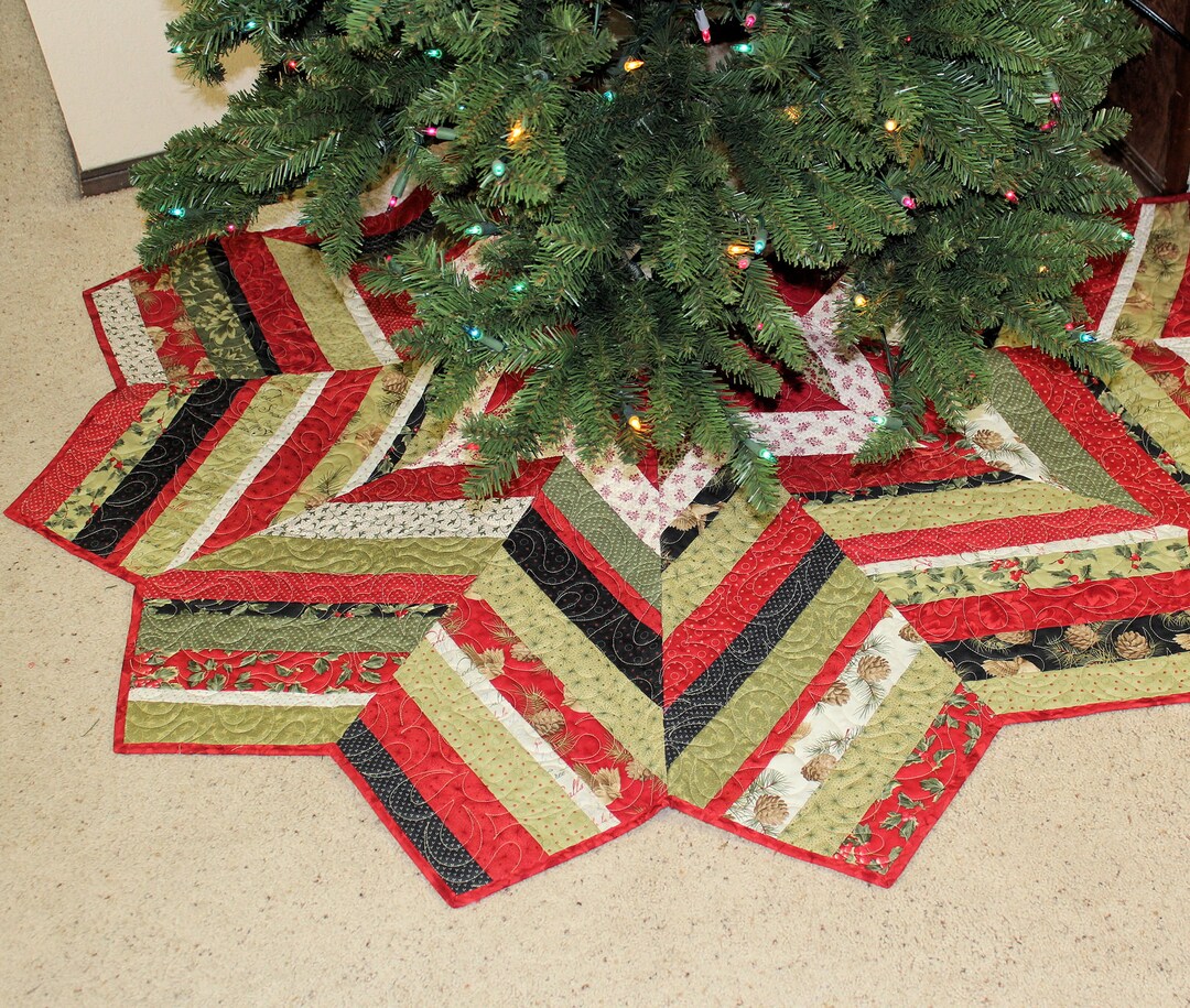 Christmas Tree Skirt Quilt, midnight Clear Chevron String Pieced ...