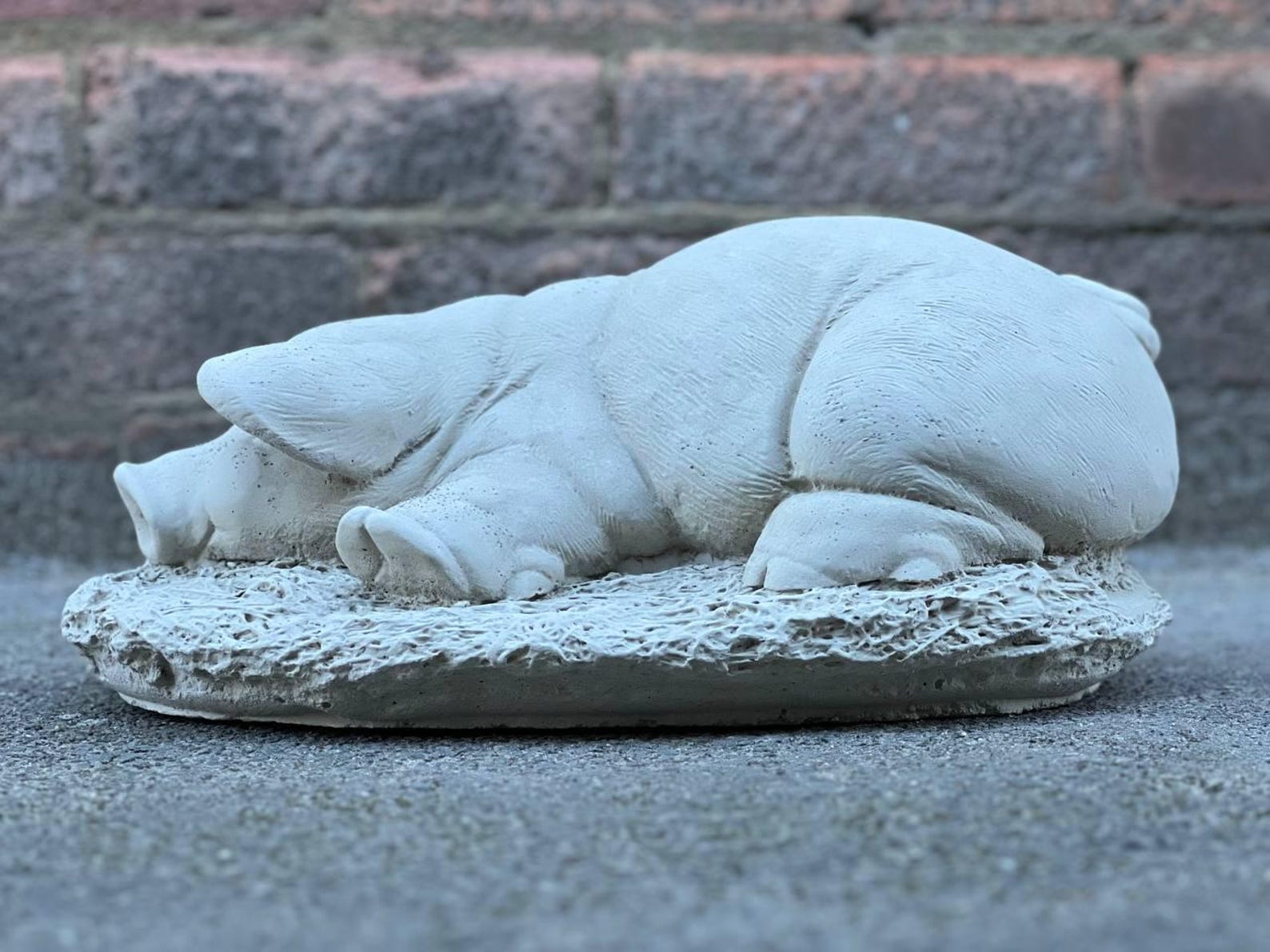 Sleeping Pig Sculpture Stone Farm Animal Figurine Concrete Relaxion Pig ...