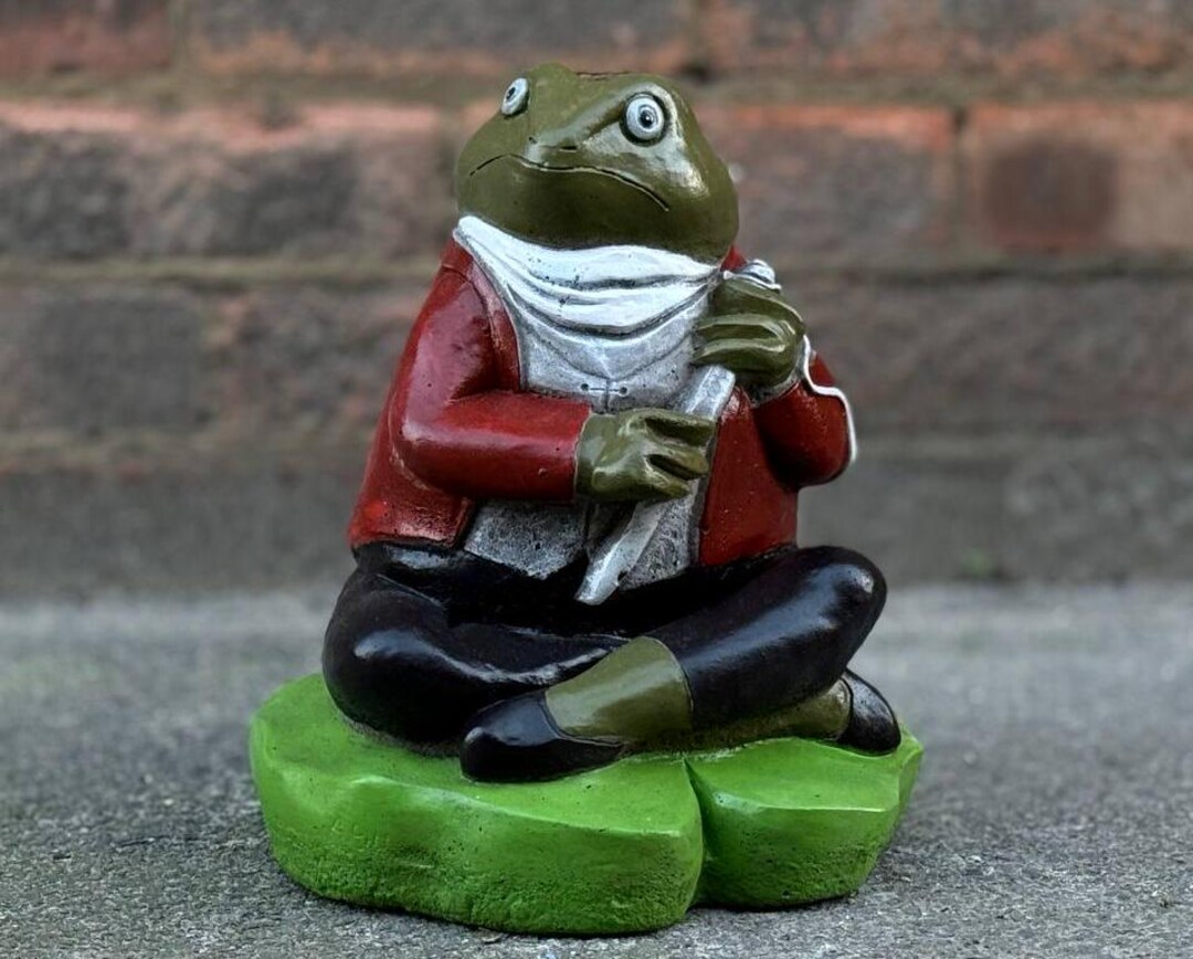 Unique Frog Sculpture Concrete Sitting Frog Statue Outdoor Animal of ...