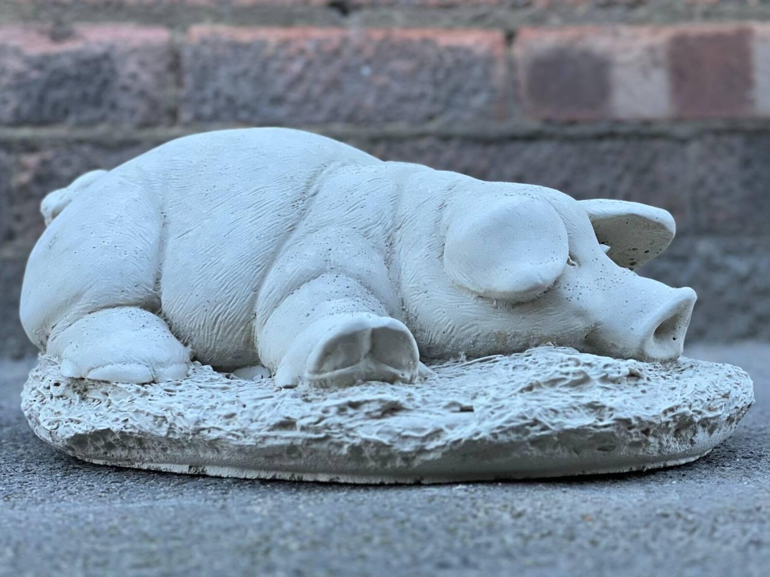 Sleeping Pig Sculpture Stone Farm Animal Figurine Concrete Relaxion Pig ...