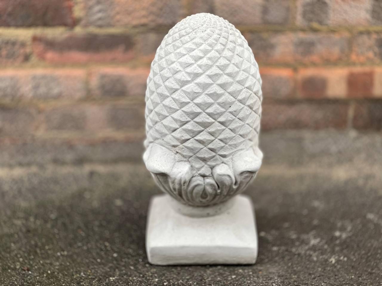 Large Acorn Statue Modern White Ball Statue Concrete Sphere Decoration ...