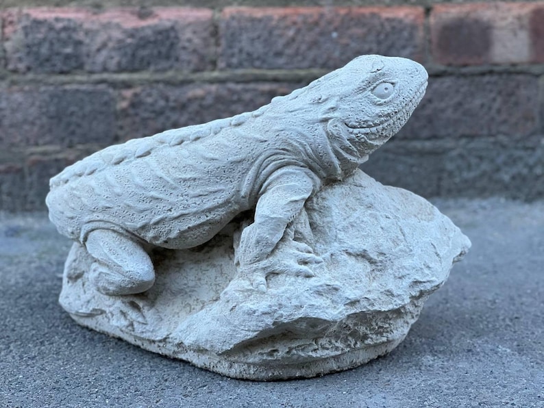 Garden Lizard Sculpture Concrete Iguana Statue Stone Reptile Decoration ...