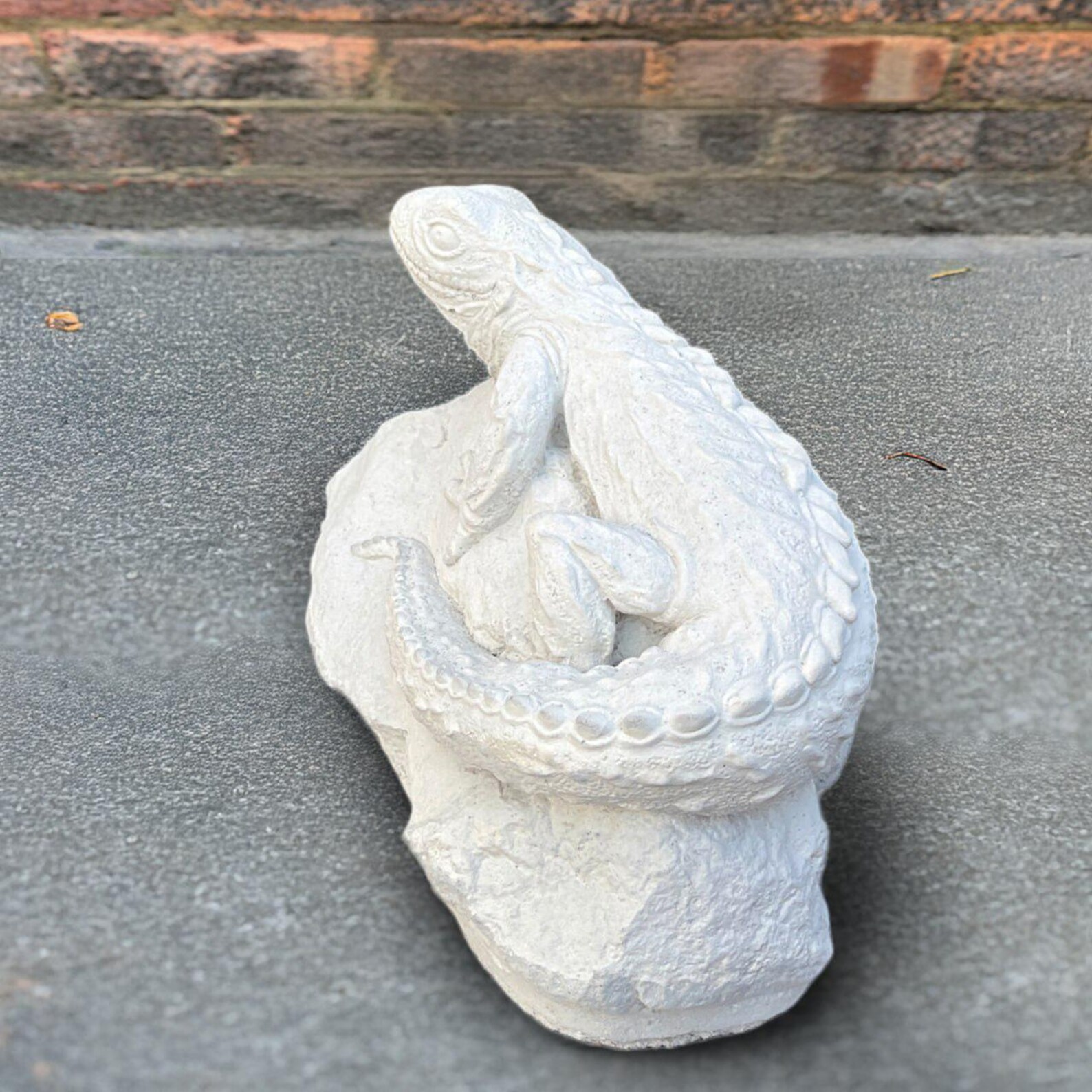 Garden Lizard Sculpture Concrete Iguana Statue Stone Reptile Decoration ...