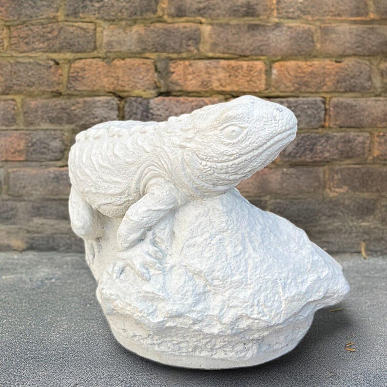 Garden Lizard Sculpture Concrete Iguana Statue Stone Reptile Decoration ...