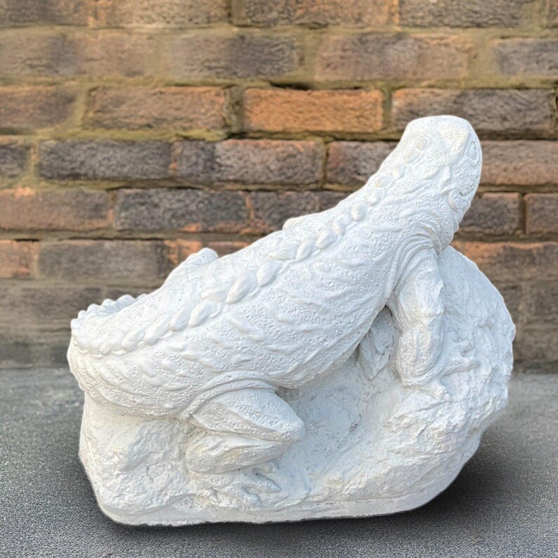 Garden Lizard Sculpture Concrete Iguana Statue Stone Reptile Decoration ...