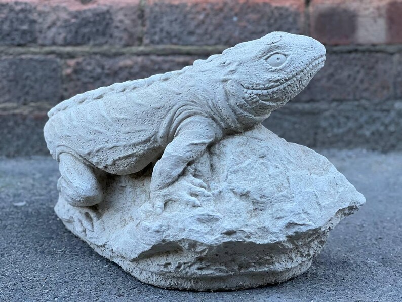 Garden Lizard Sculpture Concrete Iguana Statue Stone Reptile Decoration ...