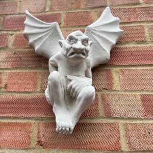 Outdoor Wall Gargoyle Statue Stone Wall Monster Figurine Cement Gothic ...