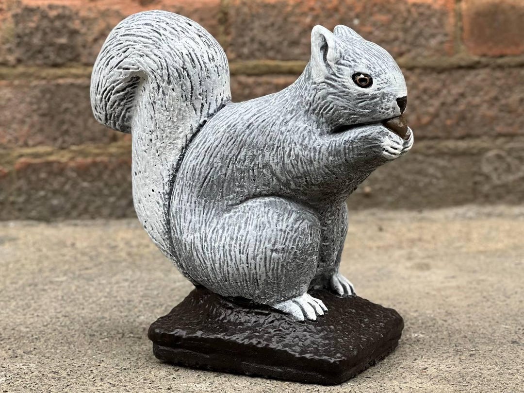 Stone Squirrel Statue Garden Animal Decoration Concrete Squirrel ...