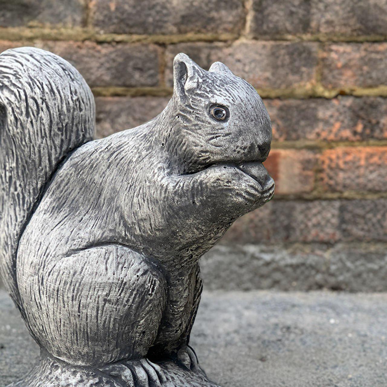 Outdoor Squirrel Statue Garden Animal Sculpture Concrete Squirrel ...