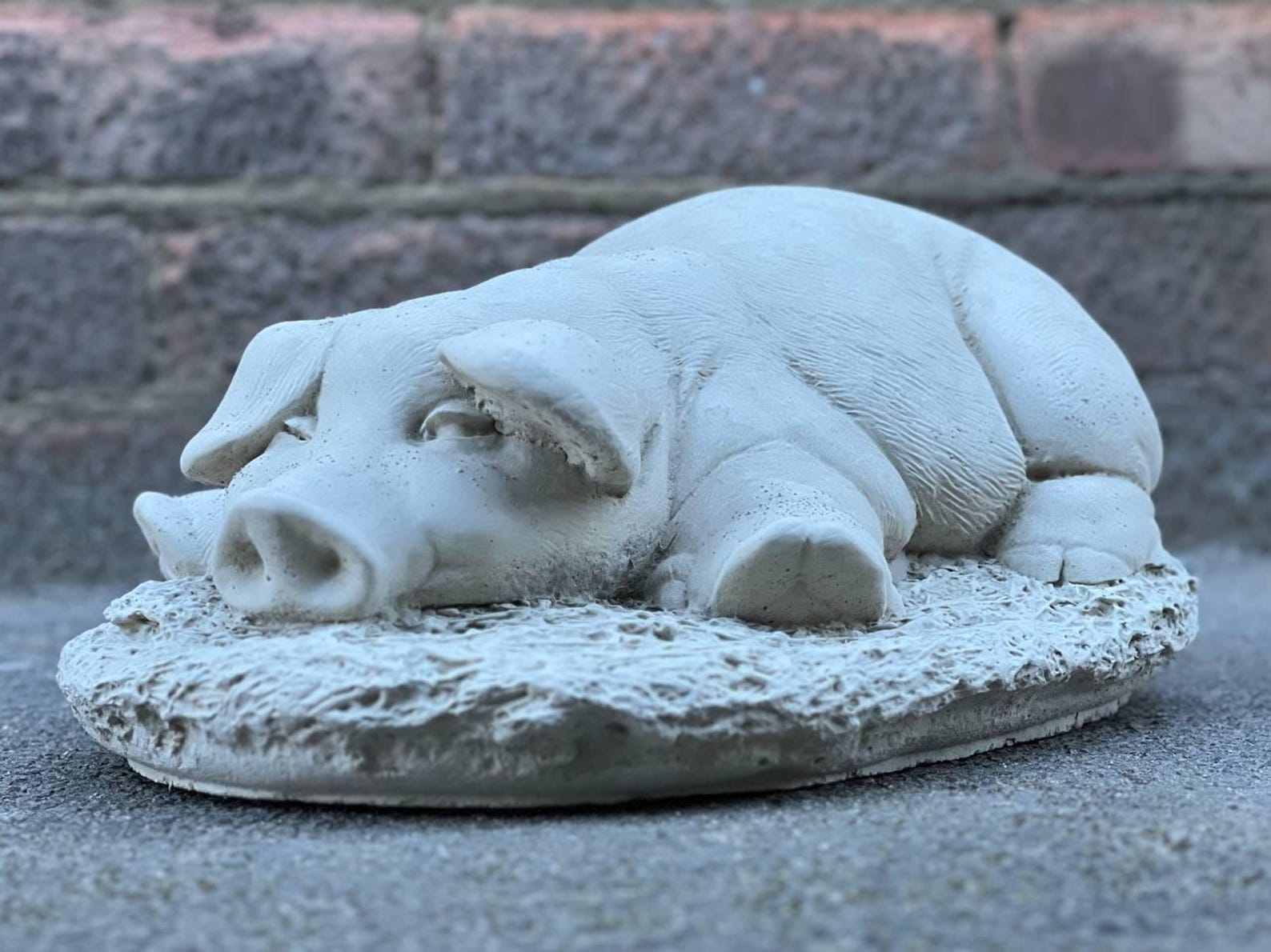 Sleeping Pig Sculpture Stone Farm Animal Figurine Concrete Relaxion Pig ...