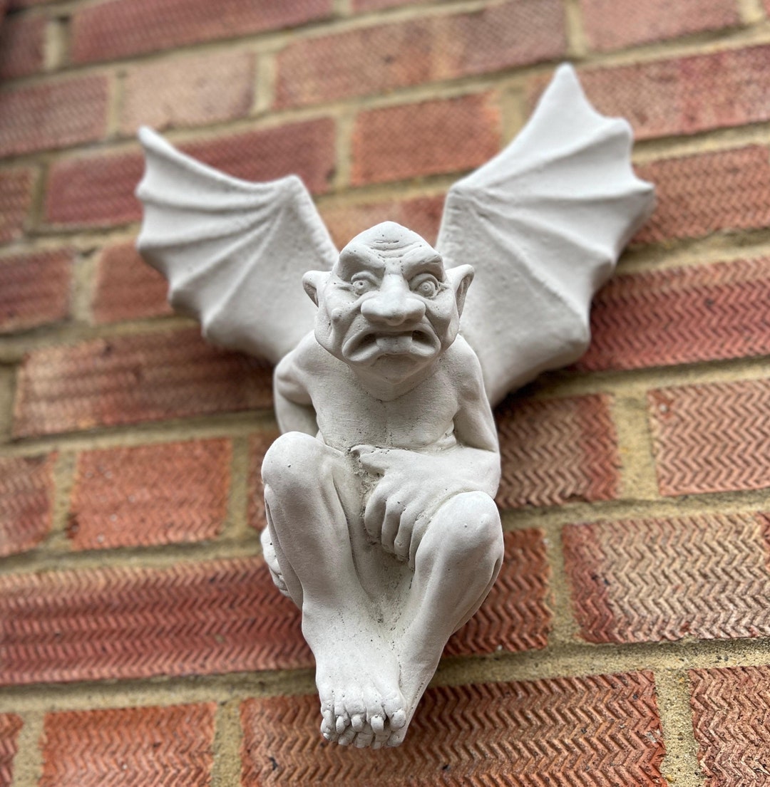 Outdoor Wall Gargoyle Statue Stone Wall Monster Figurine Cement Gothic ...