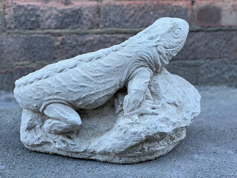 Garden Lizard Sculpture Concrete Iguana Statue Stone Reptile Decoration ...