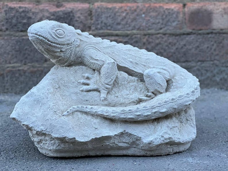 Garden Lizard Sculpture Concrete Iguana Statue Stone Reptile Decoration ...