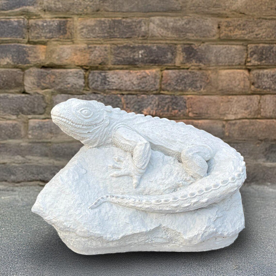 Garden Lizard Sculpture Concrete Iguana Statue Stone Reptile Decoration ...