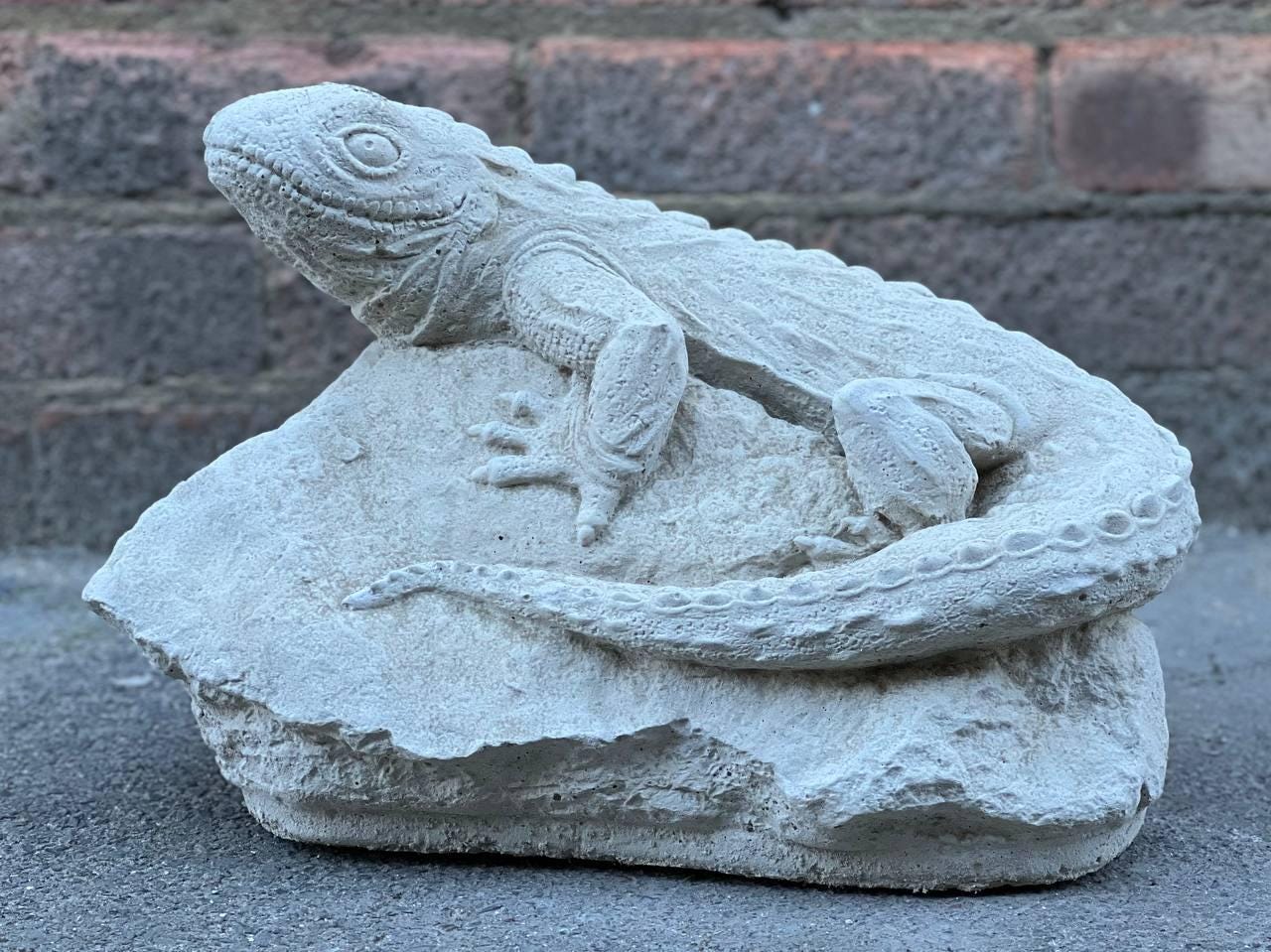 Garden Lizard Sculpture Concrete Iguana Statue Stone Reptile Decoration ...