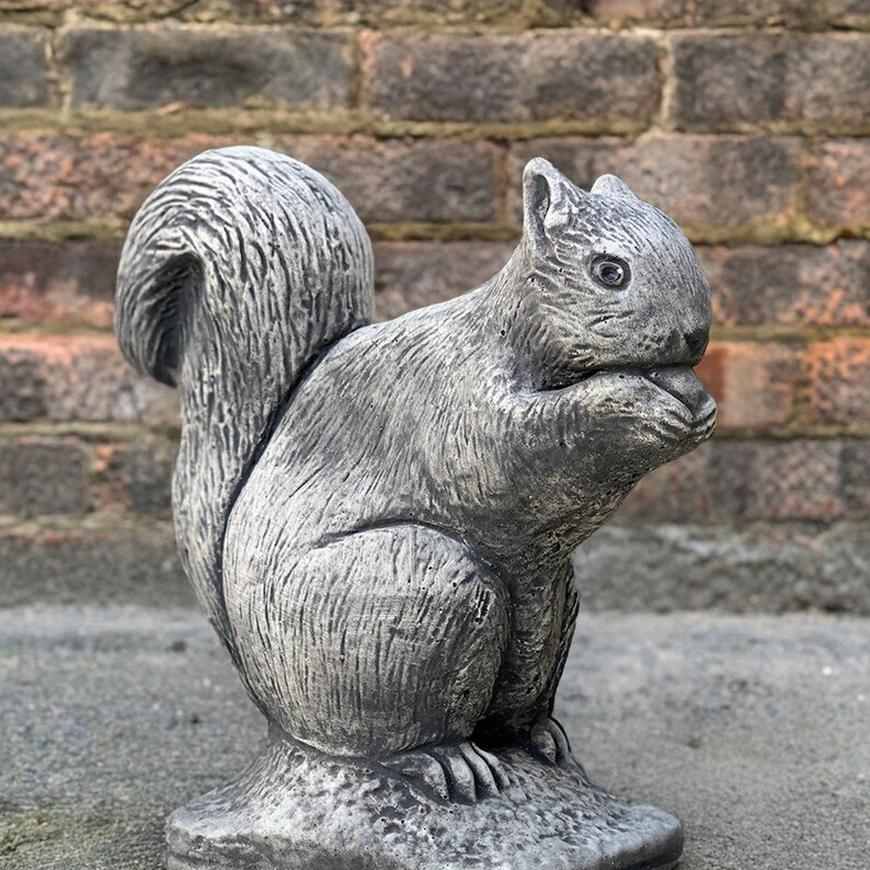 Outdoor Squirrel Statue Garden Animal Sculpture Concrete Squirrel ...