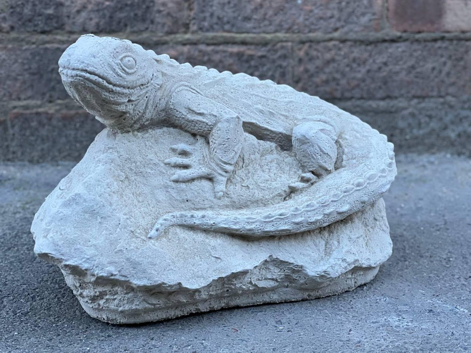 Garden Lizard Sculpture Concrete Iguana Statue Stone Reptile Decoration ...