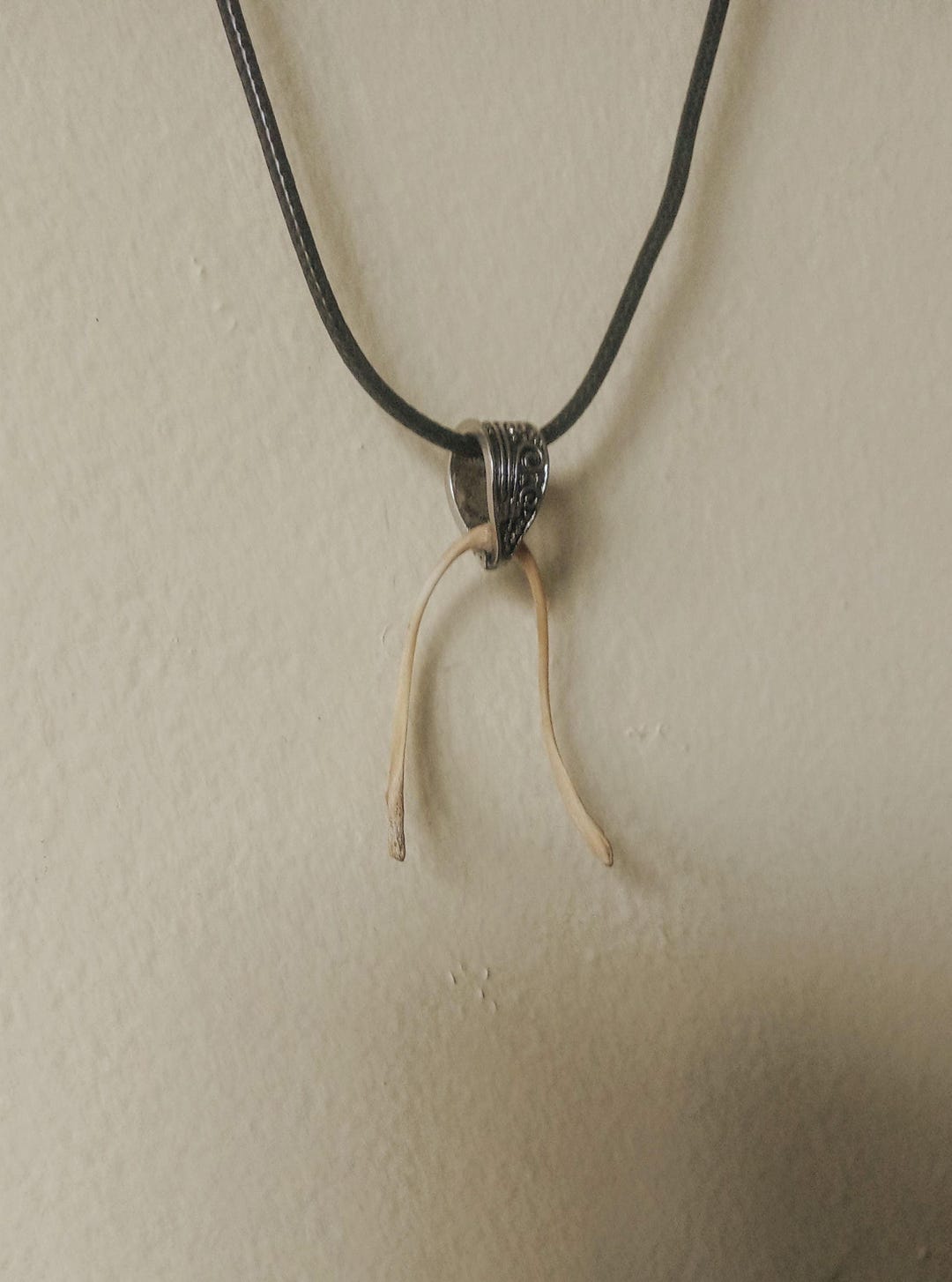 Ritual & Ceremonial Crow Wishbone Pendant - Etsy