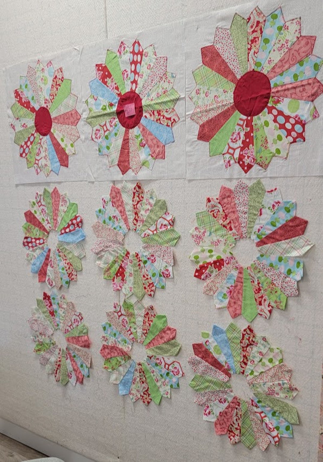 Dresden Plate Quilt Kit Partially Finished Quilt FREE SHIPPING - Etsy