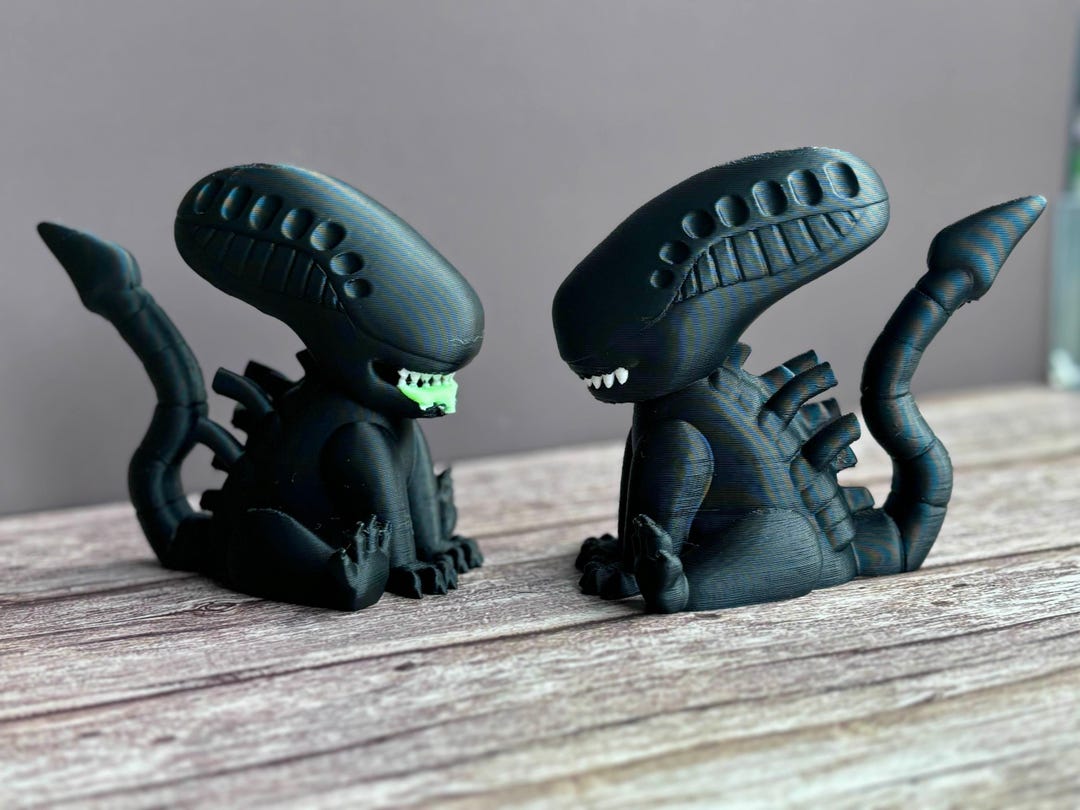 Chibi Xenomorph Sculpts Adorably Terrifying Alien Miniatures - Etsy