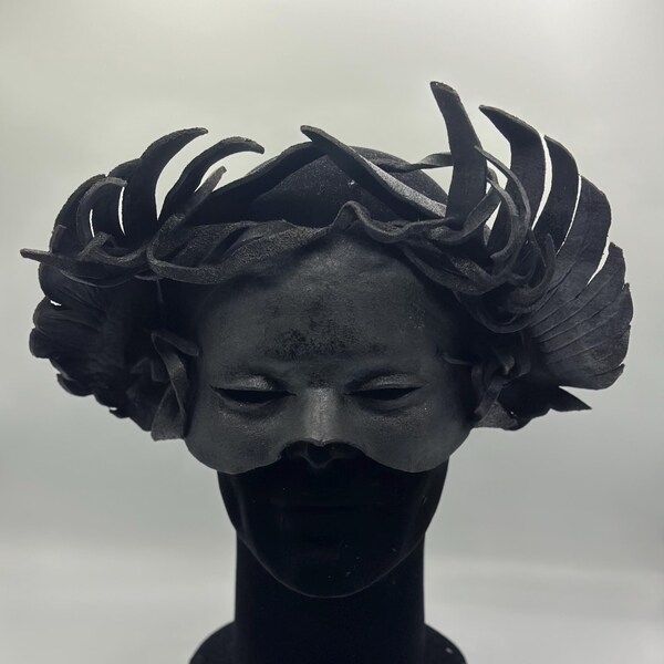 Venetian Jester Mask in Gold Velvet. Wearable Mask and Home Decoration ...