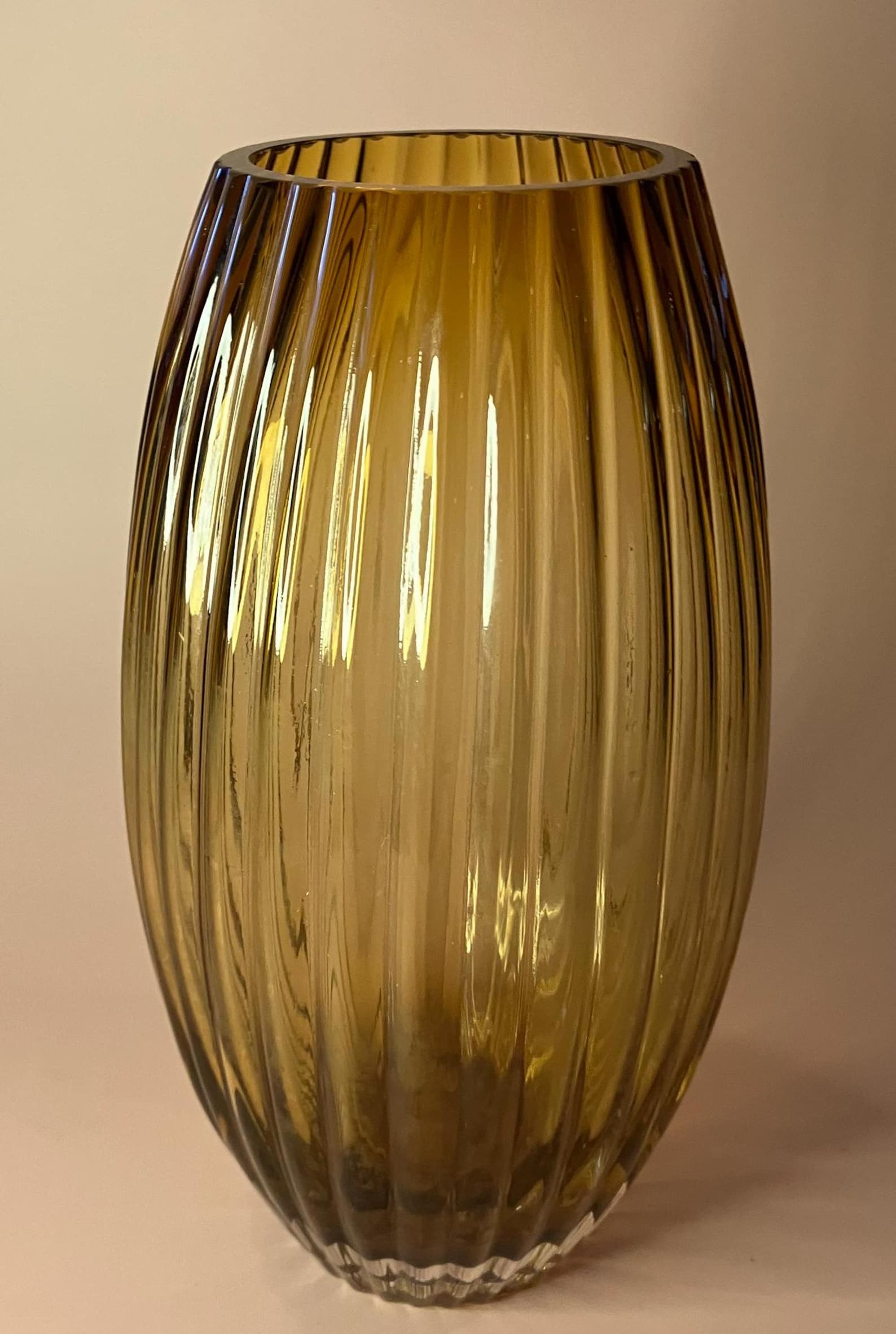 Stunning Vintage Mid-century Amber Coloured Glass Ribbed Vase. in ...