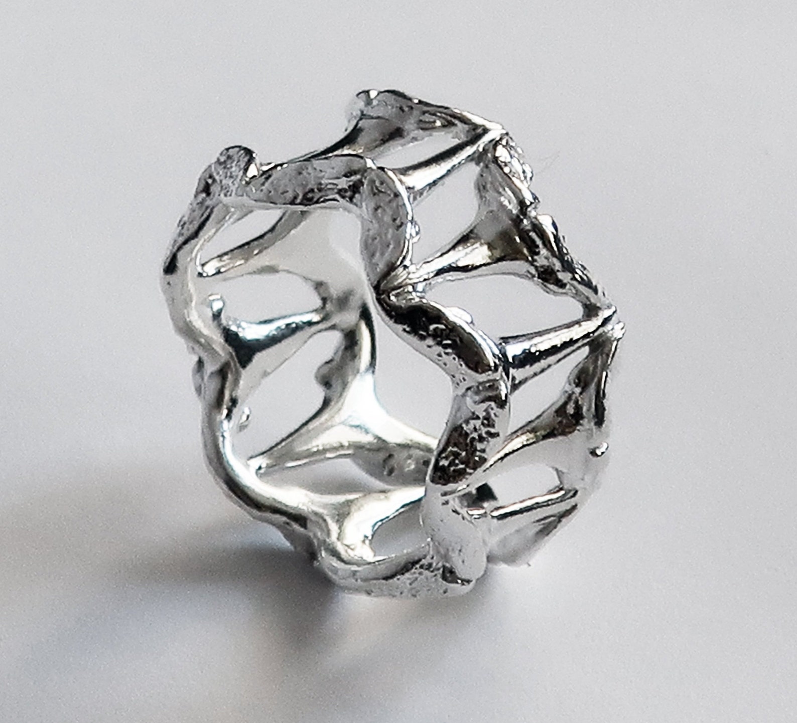 Sterling Silver Small Shark Tooth Pattern Ring - Etsy