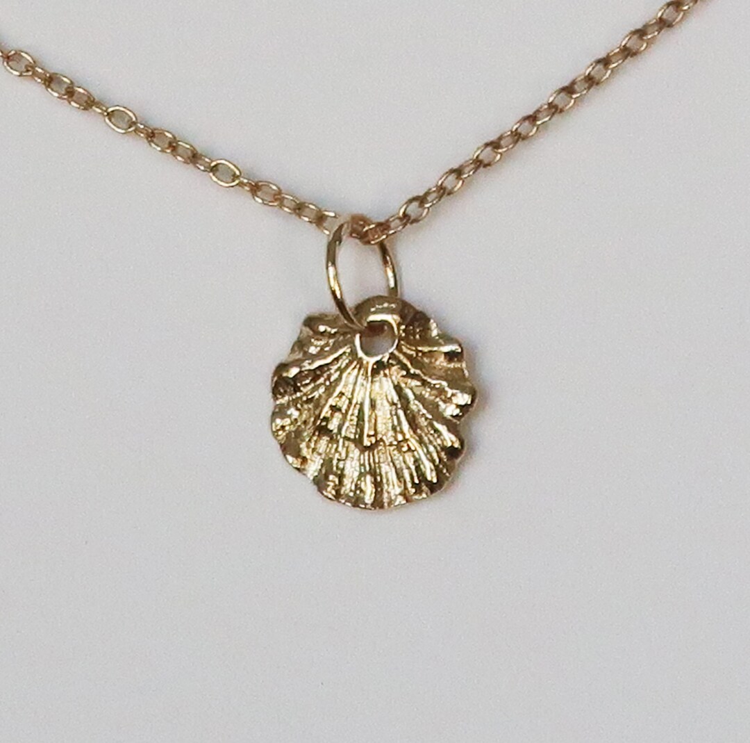 Tiny Fluted Solid Gold Shell Necklace - Etsy