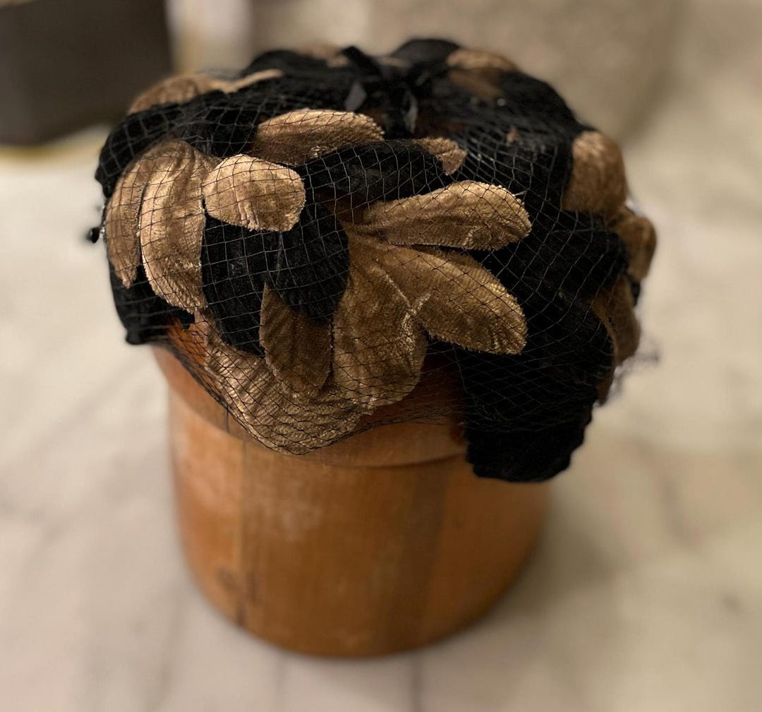 Vintage 1940's Women's Brimless Calot Style Hat Two-toned Leaf Pattern ...