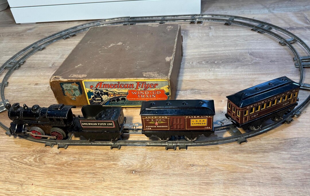 Rare American Flyer 1920's Wind up Train Set- Locomotive #13 Complete ...