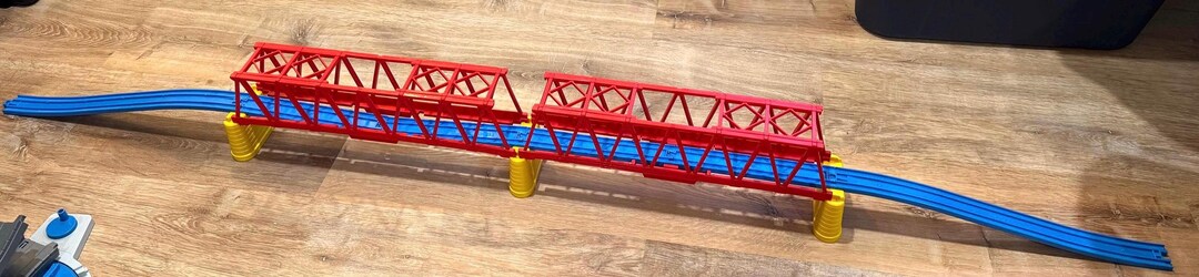 Vintage TOMY Thomas the Train Trackmaster Red Girder Suspension Bridges ...