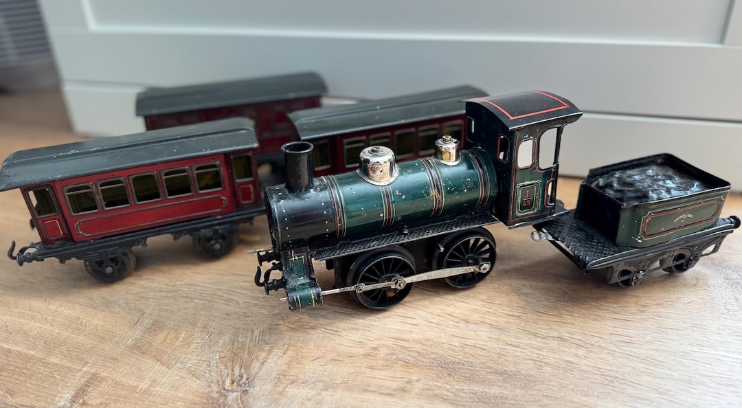 Prewar Bing Gauge 1 Train Set: German Tinplate Clockwork Locomotive ...