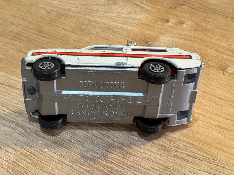 Corgi Toys #367 Vigilant Range Rover Whizzwheels - 1970s Vintage ...