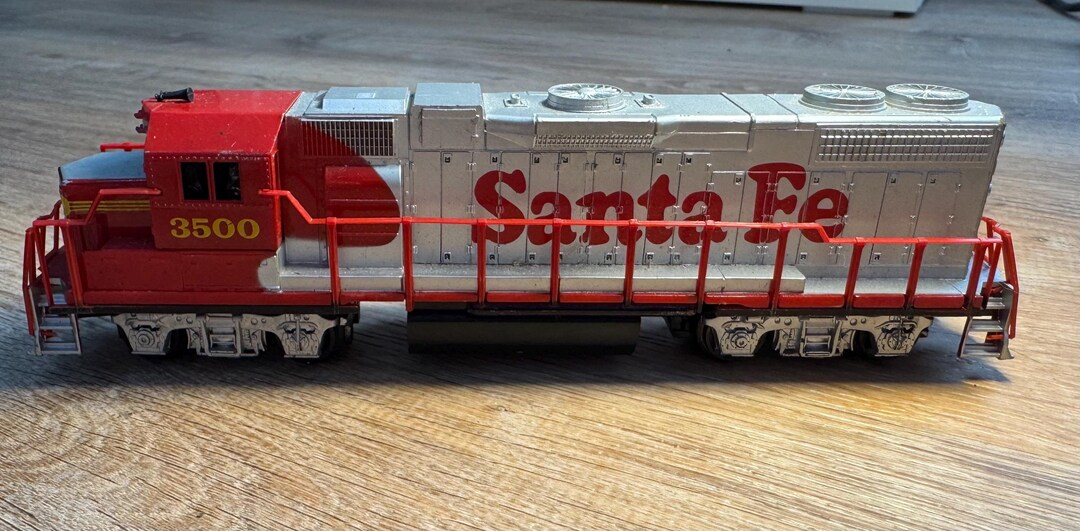 Vintage Life-like HO GP38 Diesel Locomotive- Life-like Powered HO 3500 Santa Fe Diesel ...