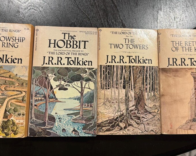 JRR Tolkien RED Box Set: Hobbit & Lord of the Rings Trilogy Ballantine ...