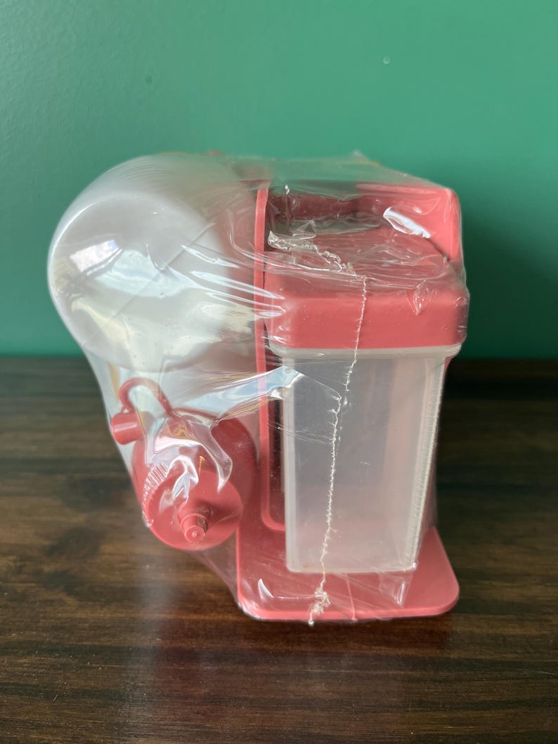 Vintage Sterilite Tablemate Set: Salt Pepper Shakers, Napkin Holder ...