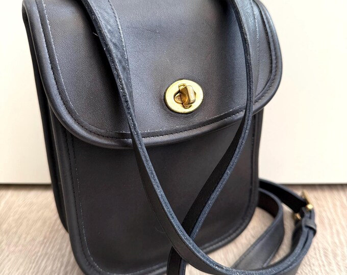 COACH Vintage Sidepack Crossbody or Shoulder Bag in Blavy (navy/black ...