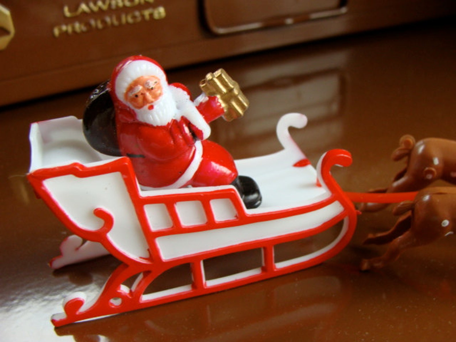 Christmas Kitsch Santa Sleigh and Reindeers - Etsy
