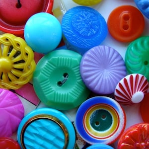 2 Dozen Vintage Buttons Vibrant Happy Colorful Bright Vintage Buttons ...
