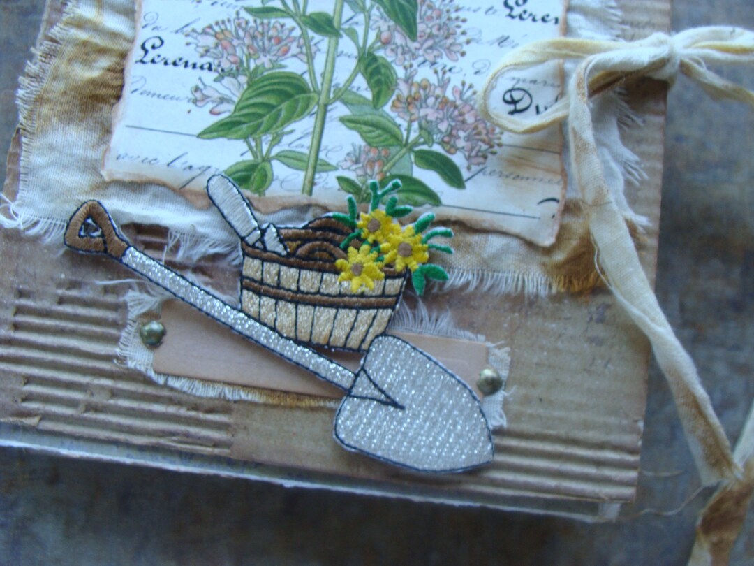 Gorgeous Highly Detailed Vintage Embroidery Appliqué Great for Garden ...