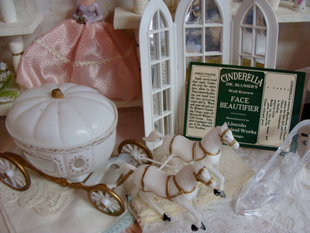 Gorgeous Vintage Coach Wilton Cake Topper White Decor Shabby Chic - Etsy