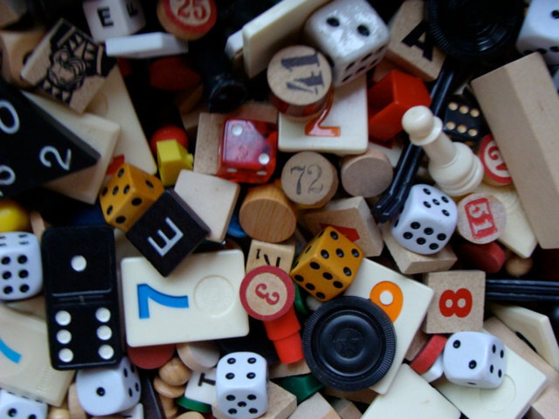16 Vintage Wooden and Plastic Game Pieces - Etsy