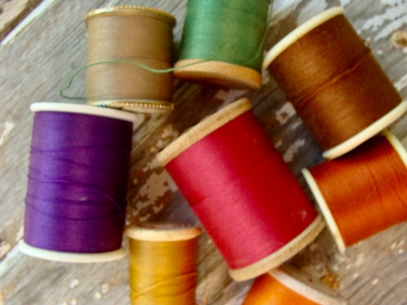 8 Vintage Thread Spools Pretty Colors N011 - Etsy